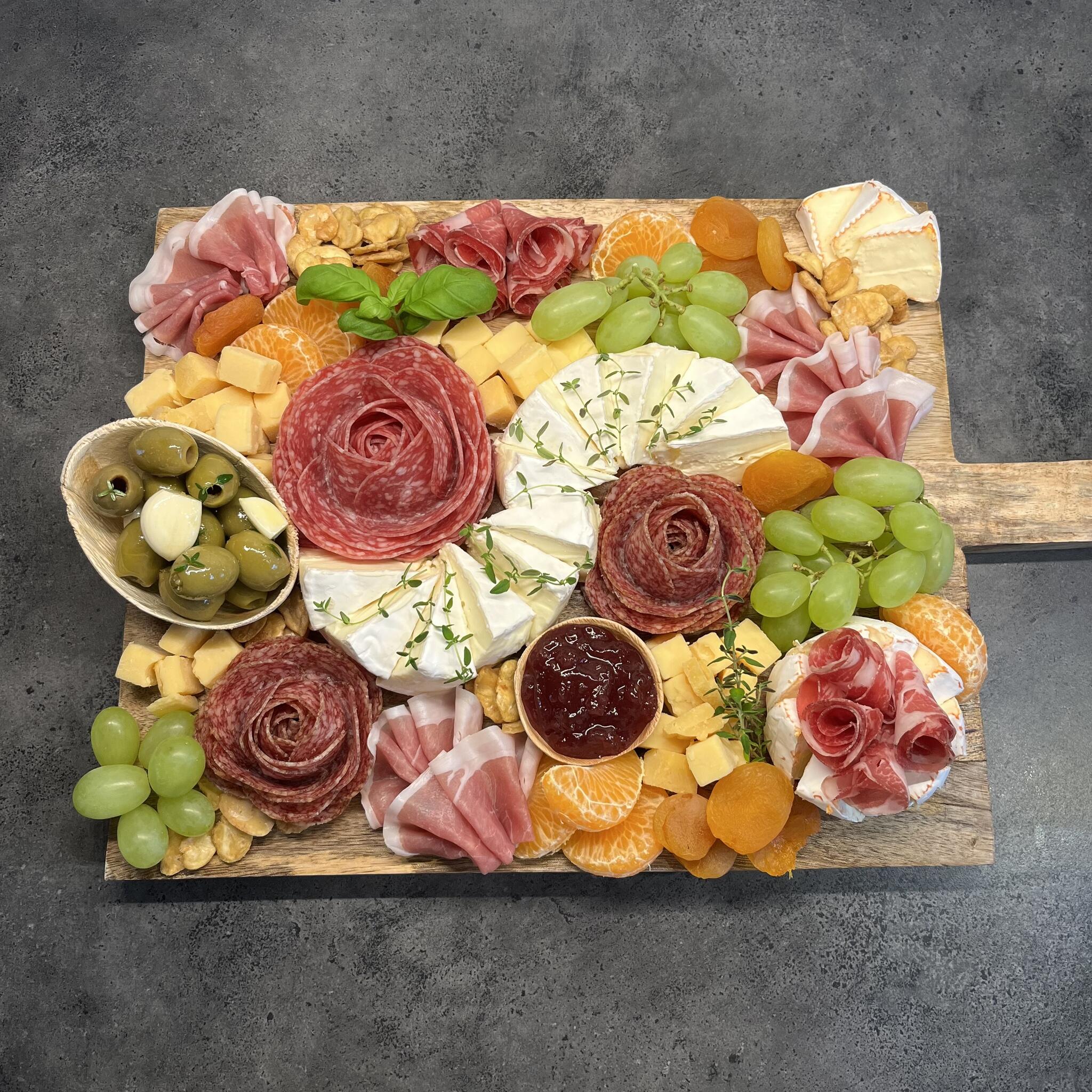 Luxe borrelplank M | 6 personen - Op een plankje