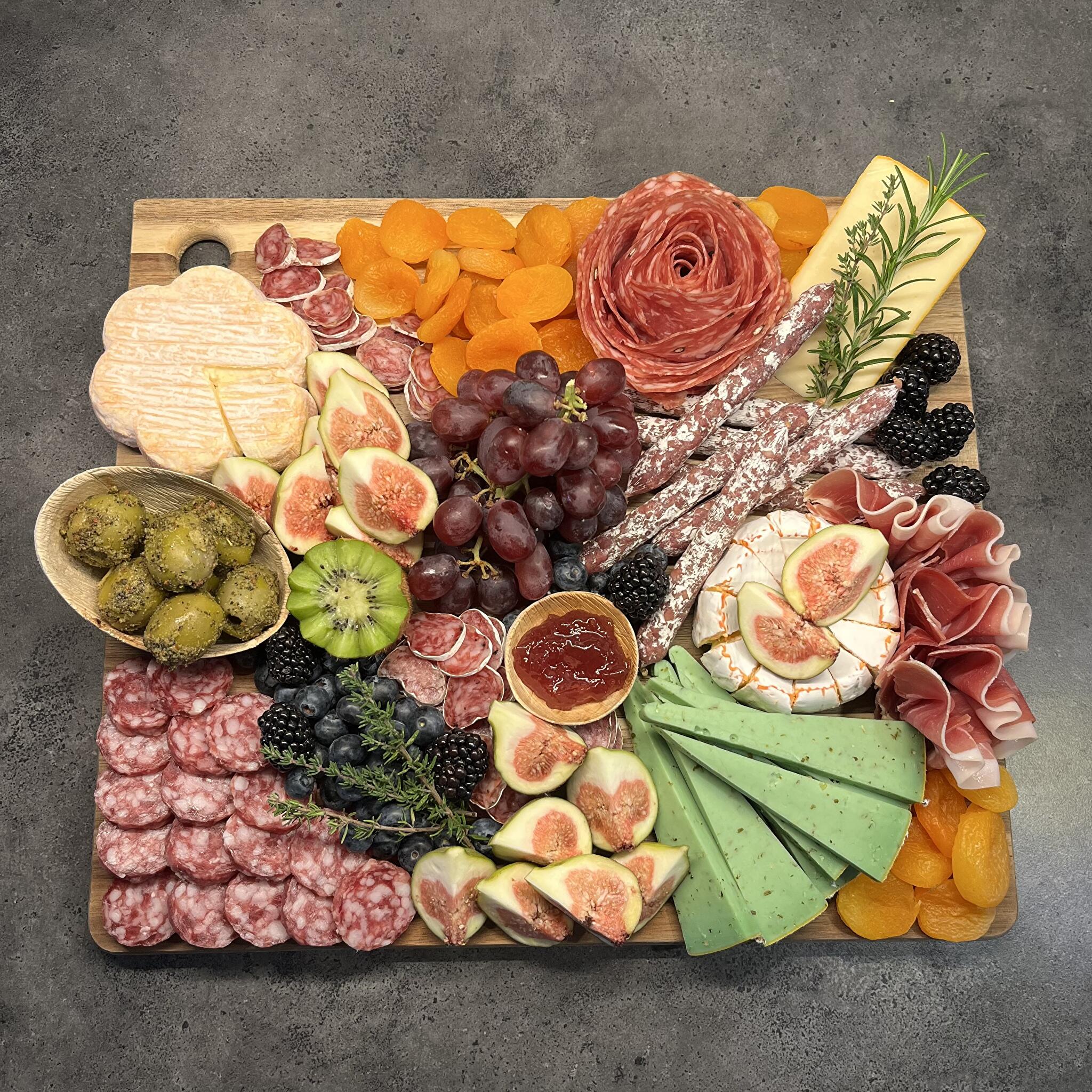 Luxe borrelplank L | 8 personen - Op een plankje