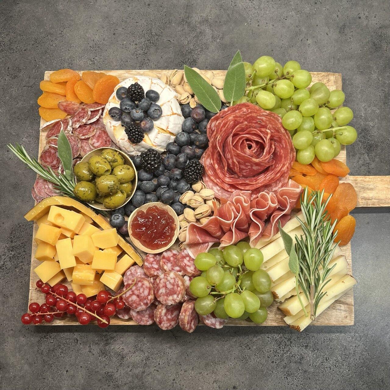 Luxe borrelplank M | 6 personen - Op een plankje